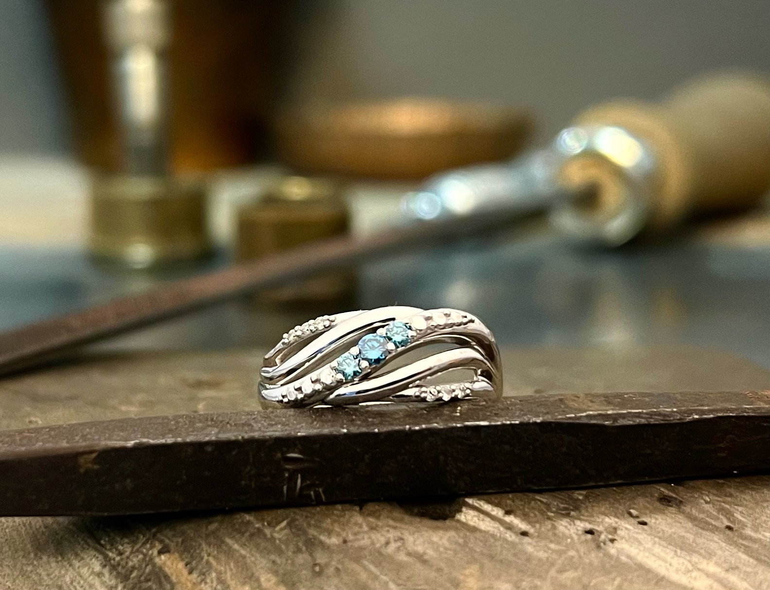 ...ja jotain sinistä - Sormustenherra